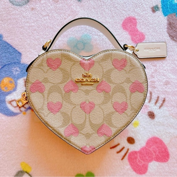 Coach | Bags | Coach Heart Crossbody Bag 224 Valentinescollection ...